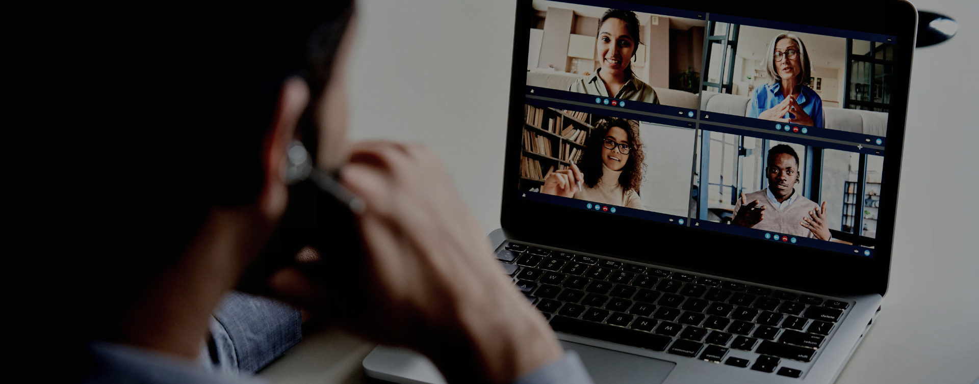 Expert Virtual Meeting Moderator Services 💻 | Skrivanek